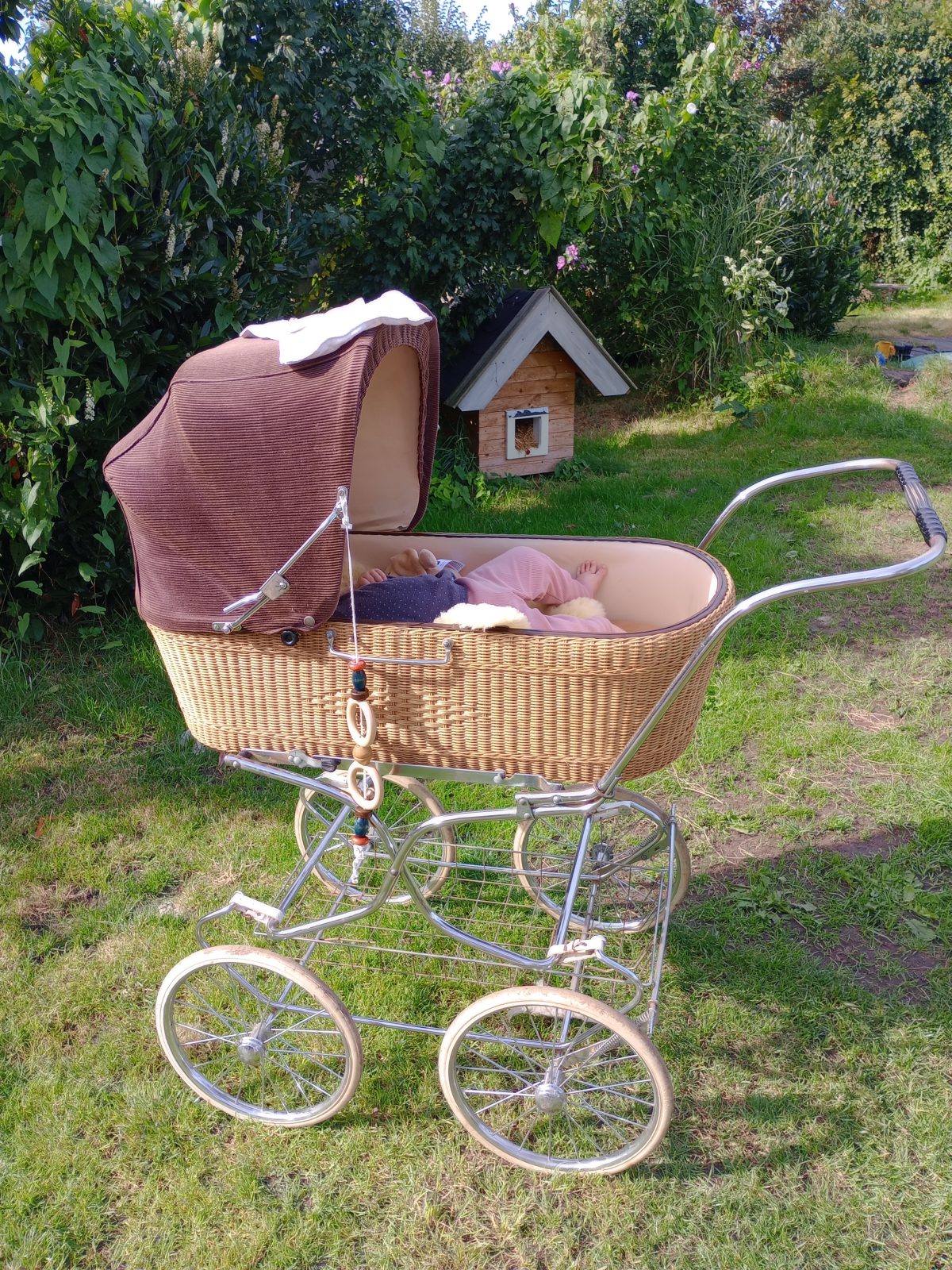 DIY Vintage Pram Restoration: How to Restore Prams - the Haven of Rest